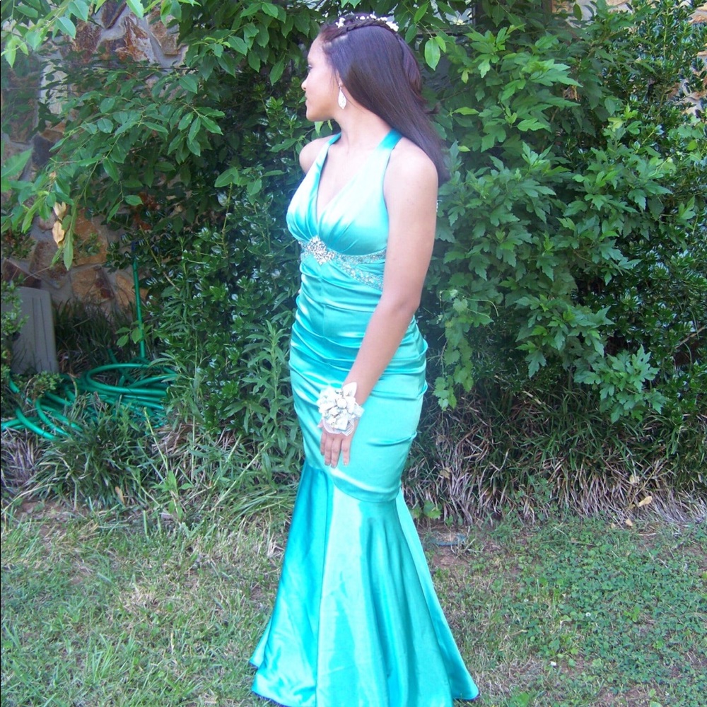 Aqua Colored , Formal/Prom Dress! - Gem